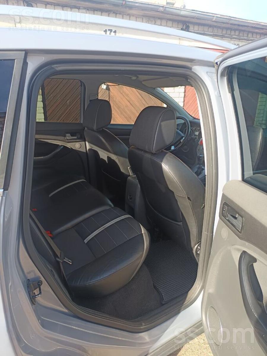 Pelēks Ford Kuga 2013 Rīga, ar dzinēja tilpumu 2.00 L un nobraukumu 196 tūkst. km par 6000 €, foto 14 vietnē AUTOMOTO.COM.LV