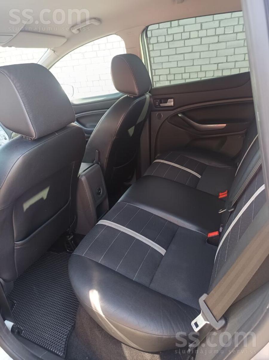 Pelēks Ford Kuga 2013 Rīga, ar dzinēja tilpumu 2.00 L un nobraukumu 196 tūkst. km par 6000 €, foto 20 vietnē AUTOMOTO.COM.LV