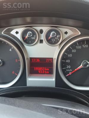 Pelēks Ford Kuga 2013 Rīga, ar dzinēja tilpumu 2.00 L un nobraukumu 196 tūkst. km par 6000 €, foto 23 vietnē AUTOMOTO.COM.LV
