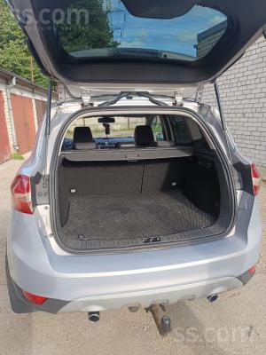 Pelēks Ford Kuga 2013 Rīga, ar dzinēja tilpumu 2.00 L un nobraukumu 196 tūkst. km par 6000 €, foto 24 vietnē AUTOMOTO.COM.LV