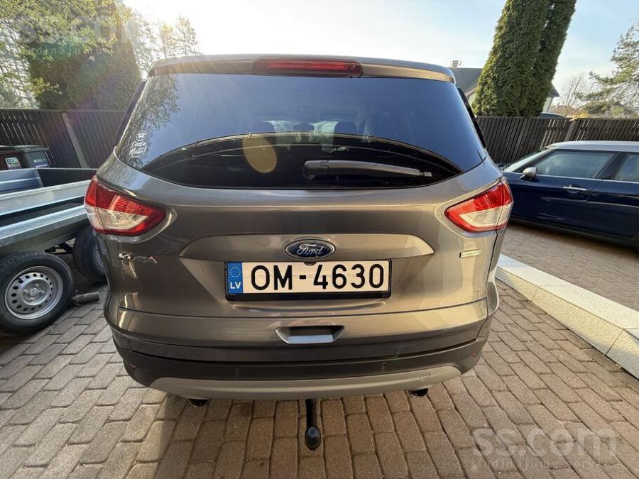 Pelēks Ford Kuga 2014 Ogre, ar dzinēja tilpumu 1.60 L un nobraukumu 222 tūkst. km par 7650 €, foto 5 vietnē AUTOMOTO.COM.LV