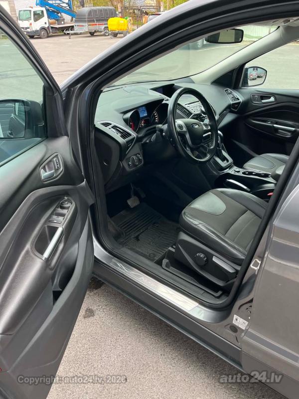 Pelēks Ford Kuga 2014 Tallina, ar dzinēja tilpumu 2.00 L un nobraukumu 180 tūkst. km par 10000 €, foto 10 vietnē AUTOMOTO.COM.LV