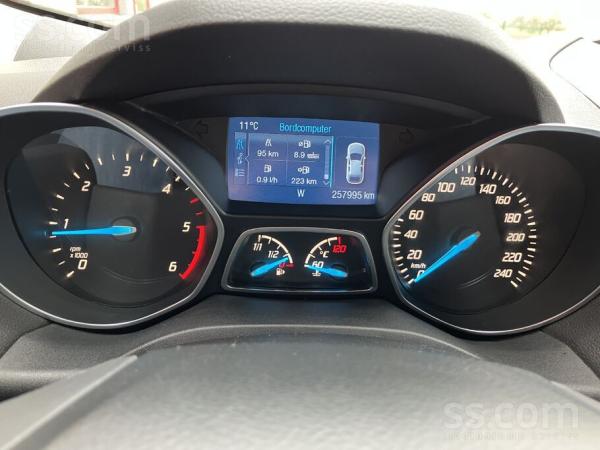 Pelēks Ford Kuga 2014 Talsi, ar dzinēja tilpumu 2.00 L un nobraukumu 258 tūkst. km par 8500 €, foto 9 vietnē AUTOMOTO.COM.LV