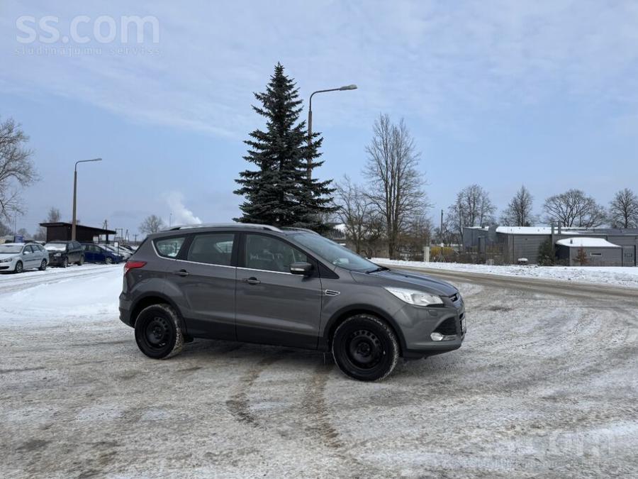 Grey Ford Kuga 2014 in Cesis, with an engine capacity of 1.60 L and mileage of 0 thousand km for 8900 €, photo 3 on AUTOMOTO.COM.LV