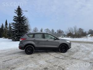 Grey Ford Kuga 2014 in Cesis, with an engine capacity of 1.60 L and mileage of 0 thousand km for 8900 €, photo 4 on AUTOMOTO.COM.LV