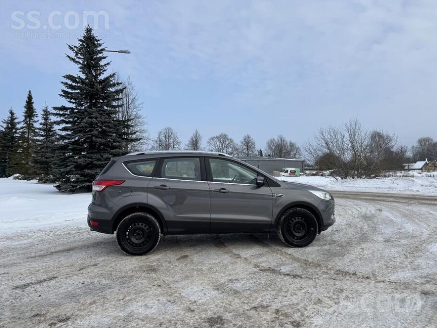 Grey Ford Kuga 2014 in Cesis, with an engine capacity of 1.60 L and mileage of 0 thousand km for 8900 €, photo 4 on AUTOMOTO.COM.LV