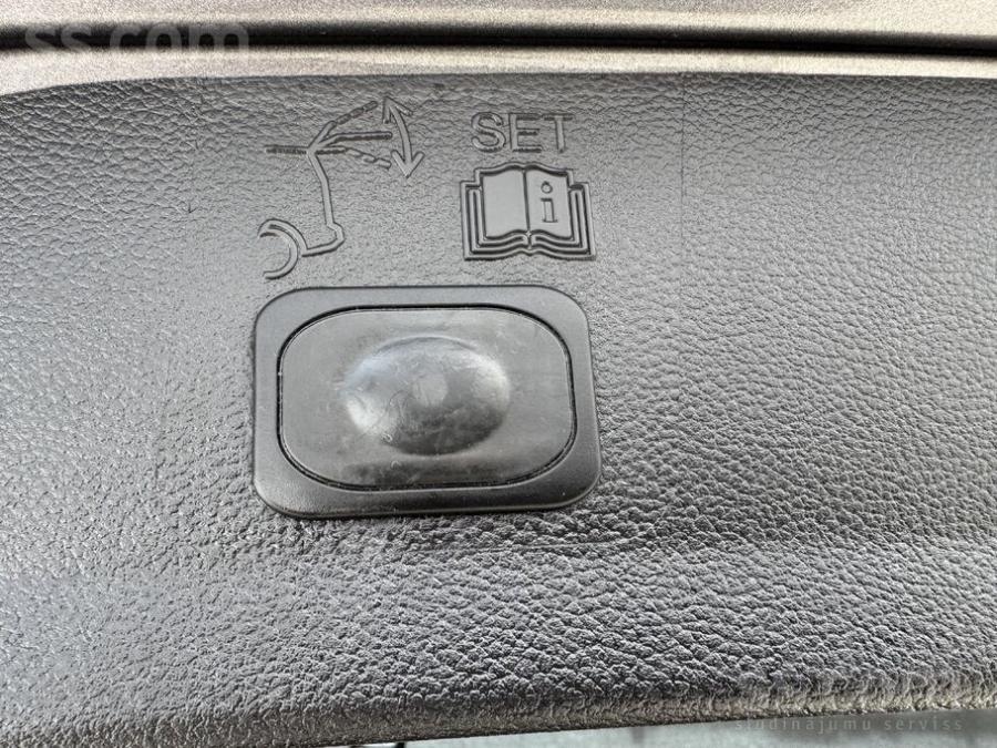 Grey Ford Kuga 2014 in Cesis, with an engine capacity of 1.60 L and mileage of 0 thousand km for 8900 €, photo 13 on AUTOMOTO.COM.LV