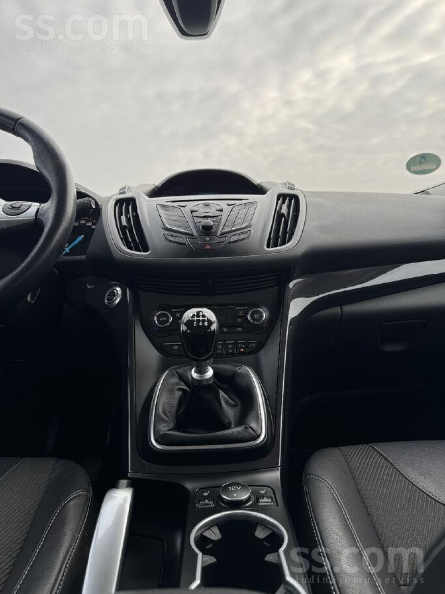Grey Ford Kuga 2014 in Cesis, with an engine capacity of 1.60 L and mileage of 0 thousand km for 8900 €, photo 21 on AUTOMOTO.COM.LV