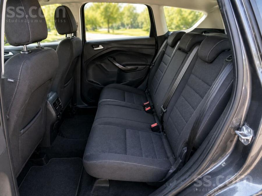 Pelēks Ford Kuga 2014 Rīga, ar dzinēja tilpumu 2.00 L un nobraukumu 216 tūkst. km par 6200 €, foto 8 vietnē AUTOMOTO.COM.LV