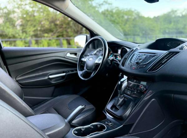 Grey Ford Kuga 2014 in Kaunas, with an engine capacity of 2.00 L and mileage of 218 thousand km for 6800 €, photo 9 on AUTOMOTO.COM.LV