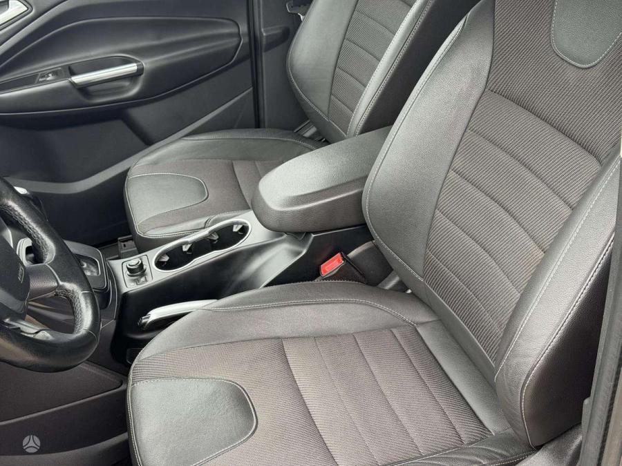 Pelēks Ford Kuga 2014 Kauņa, ar dzinēja tilpumu 2.00 L un nobraukumu 127 tūkst. km par 7500 €, foto 12 vietnē AUTOMOTO.COM.LV