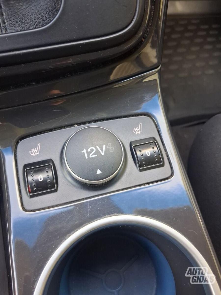 Grey Ford Kuga 2014 in Siauliai, with an engine capacity of 16.00 L and mileage of 187 thousand km for 4000 €, photo 18 on AUTOMOTO.COM.LV
