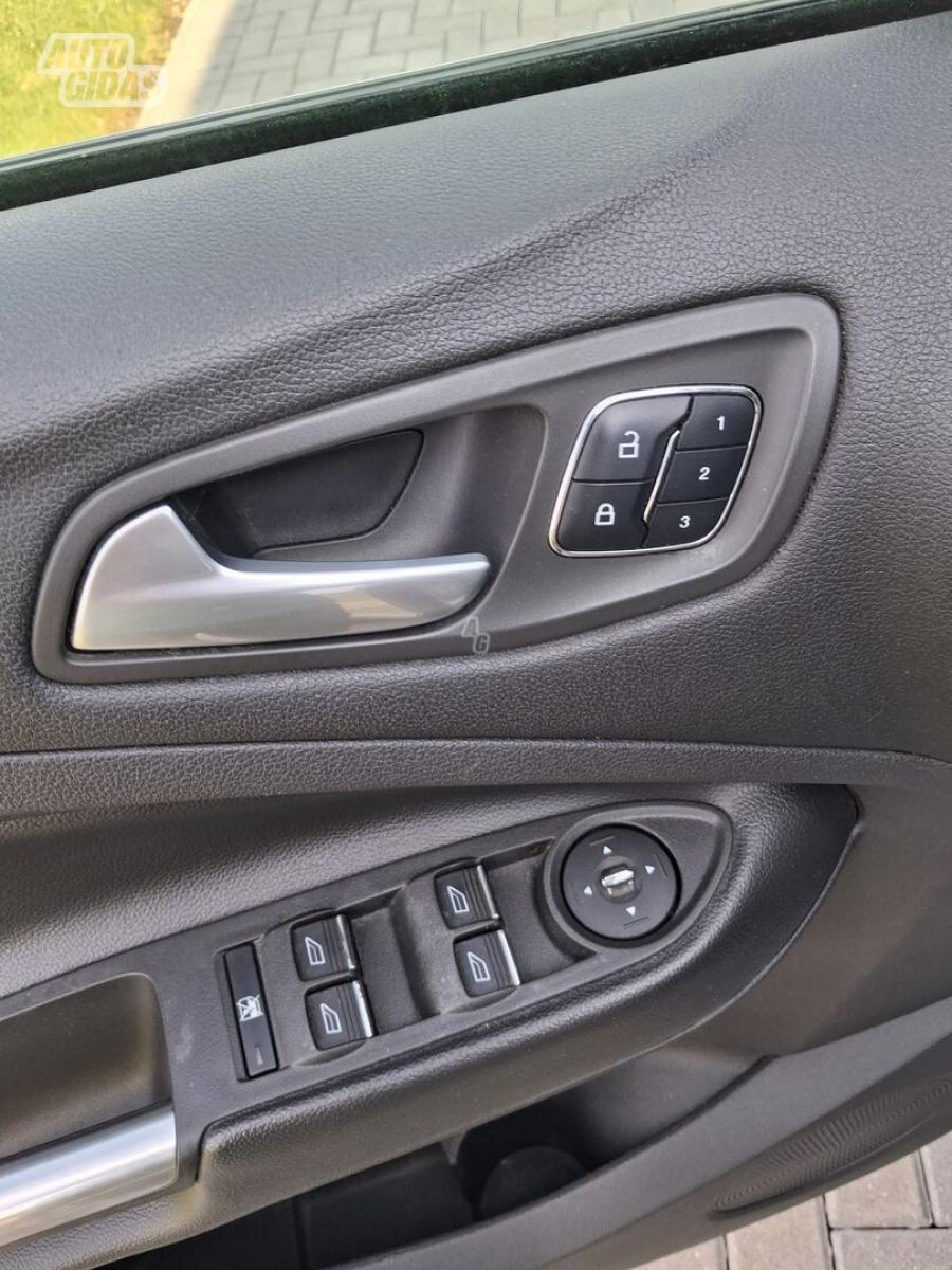 Grey Ford Kuga 2014 in Siauliai, with an engine capacity of 16.00 L and mileage of 187 thousand km for 4000 €, photo 20 on AUTOMOTO.COM.LV