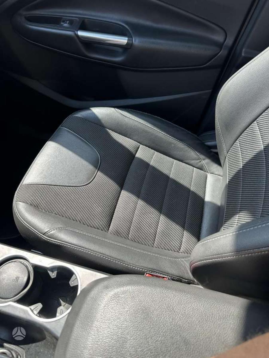 Pelēks Ford Kuga 2014 Kelmė, ar dzinēja tilpumu 2.00 L un nobraukumu 150 tūkst. km par 4299 €, foto 4 vietnē AUTOMOTO.COM.LV