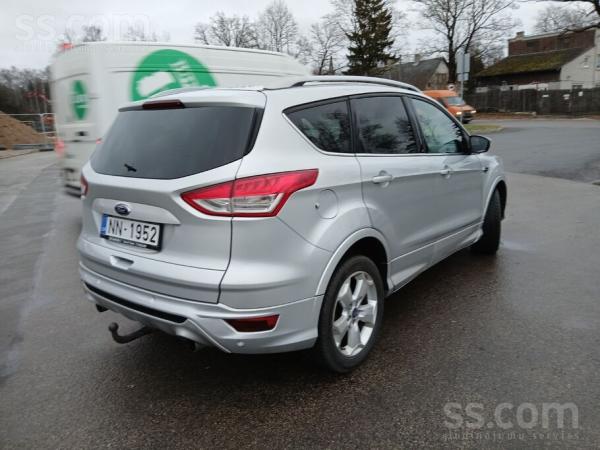 Pelēks Ford Kuga 2014 Rīga, ar dzinēja tilpumu 2.00 L un nobraukumu 237 tūkst. km par 7600 €, foto 6 vietnē AUTOMOTO.COM.LV
