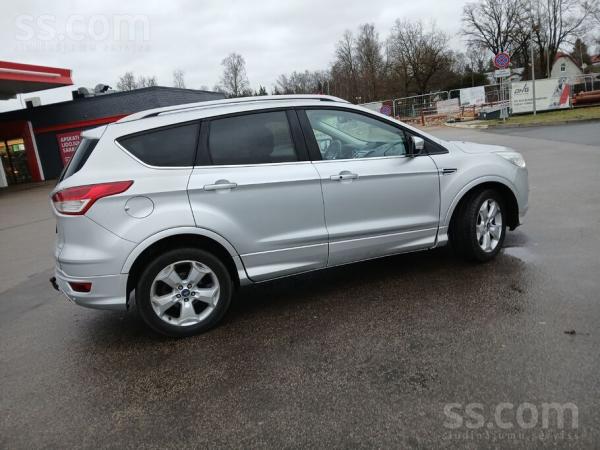 Pelēks Ford Kuga 2014 Rīga, ar dzinēja tilpumu 2.00 L un nobraukumu 237 tūkst. km par 7600 €, foto 7 vietnē AUTOMOTO.COM.LV
