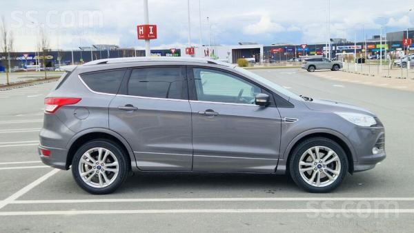 Grey Ford Kuga 2014 in Riga, with an engine capacity of 2.00 L and mileage of 173 thousand km for 9850 €, photo 4 on AUTOMOTO.COM.LV