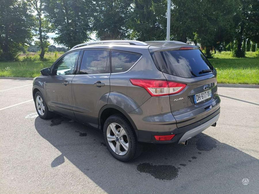 Grey Ford Kuga 2014 in Taurage, with an engine capacity of 2.00 L and mileage of 274 thousand km for 5000 €, photo 4 on AUTOMOTO.COM.LV