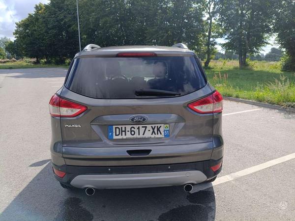 Pelēks Ford Kuga 2014 Tauragė, ar dzinēja tilpumu 2.00 L un nobraukumu 274 tūkst. km par 5000 €, foto 4 vietnē AUTOMOTO.COM.LV
