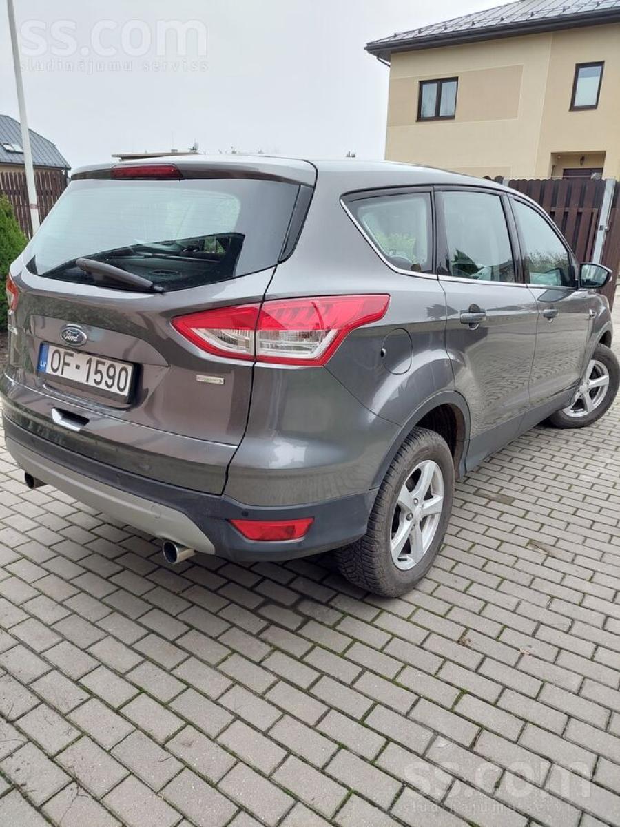 Pelēks Ford Kuga 2014 Rīga, ar dzinēja tilpumu 1.50 L un nobraukumu 165 tūkst. km par 7200 €, foto 3 vietnē AUTOMOTO.COM.LV
