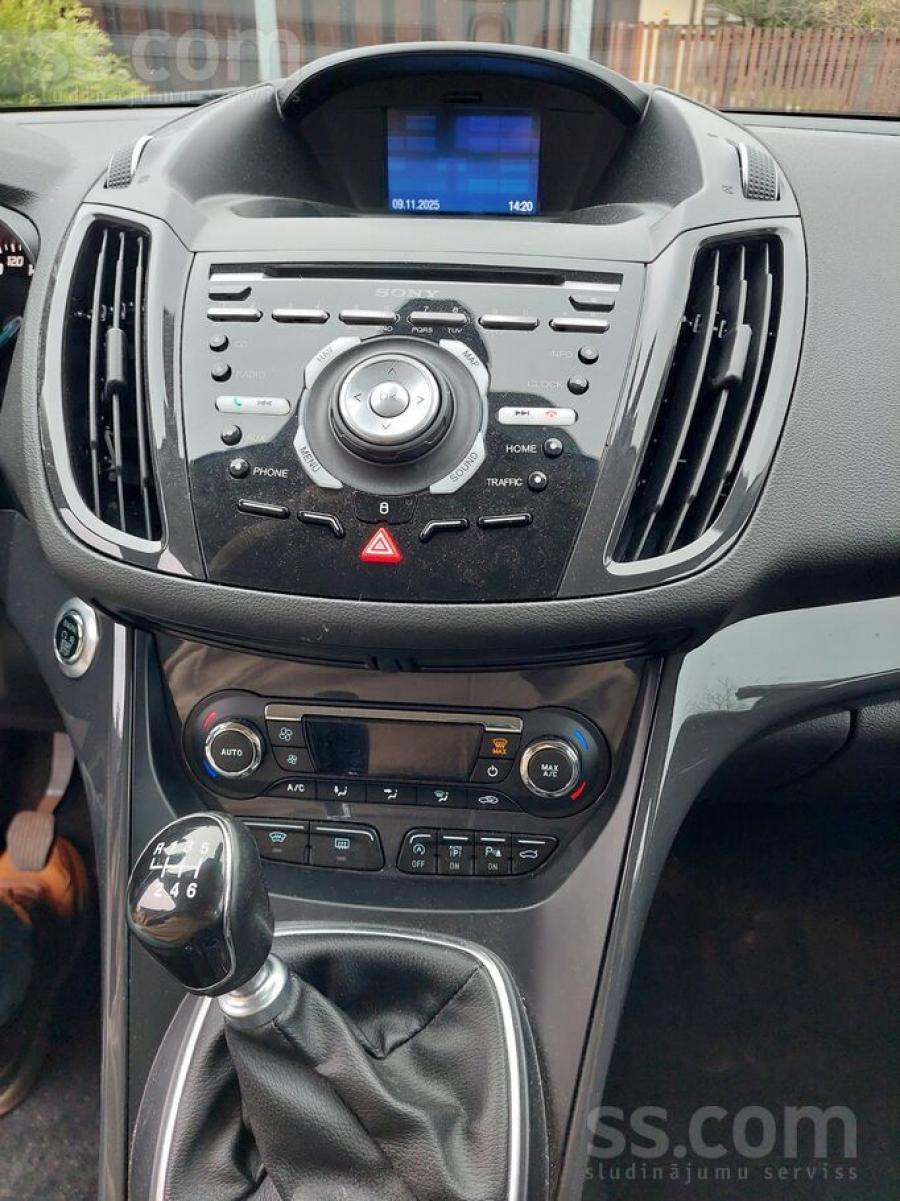 Pelēks Ford Kuga 2014 Rīga, ar dzinēja tilpumu 1.50 L un nobraukumu 165 tūkst. km par 7200 €, foto 5 vietnē AUTOMOTO.COM.LV