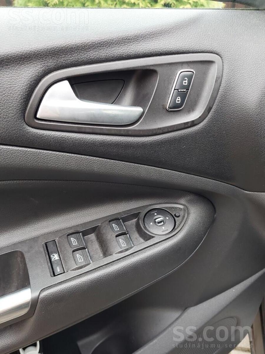 Pelēks Ford Kuga 2014 Rīga, ar dzinēja tilpumu 1.50 L un nobraukumu 165 tūkst. km par 7200 €, foto 9 vietnē AUTOMOTO.COM.LV
