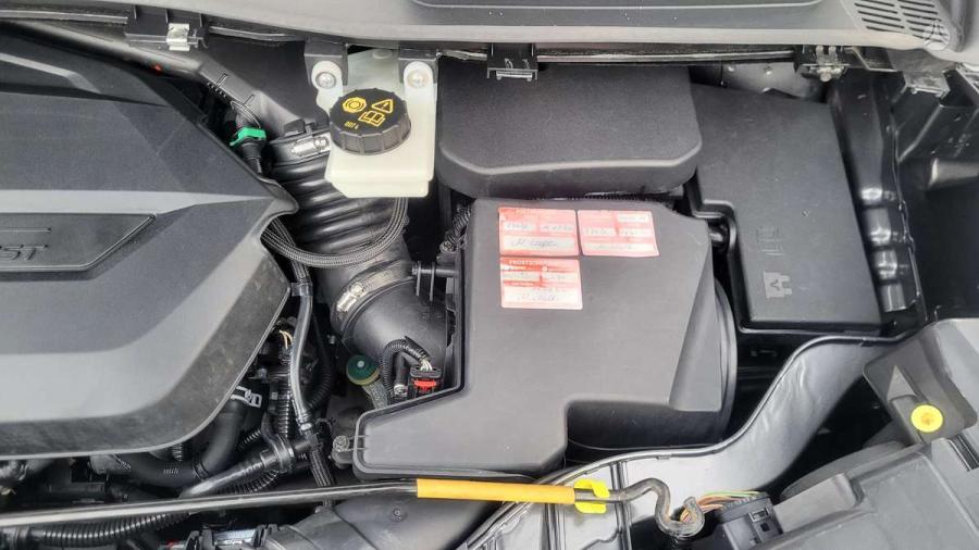 Grey Ford Kuga 2014 in Telschi, with an engine capacity of 1.60 L and mileage of 119 thousand km for 6150 €, photo 31 on AUTOMOTO.COM.LV