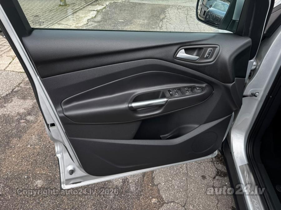 Pelēks Ford Kuga 2014 Tallina, ar dzinēja tilpumu 2.00 L un nobraukumu 140 tūkst. km par 8450 €, foto 6 vietnē AUTOMOTO.COM.LV