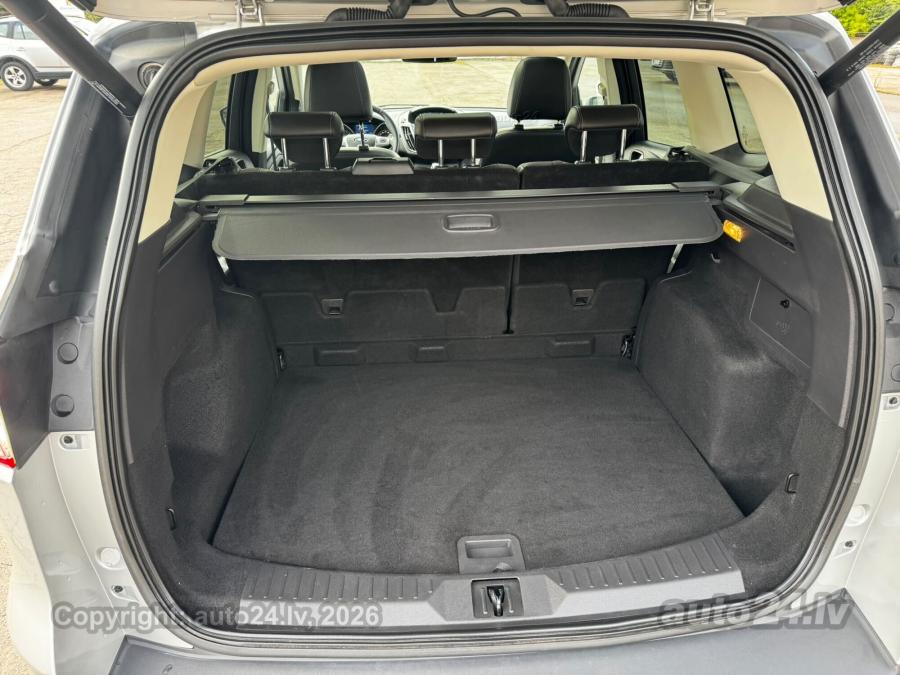 Pelēks Ford Kuga 2014 Tallina, ar dzinēja tilpumu 2.00 L un nobraukumu 140 tūkst. km par 8450 €, foto 14 vietnē AUTOMOTO.COM.LV
