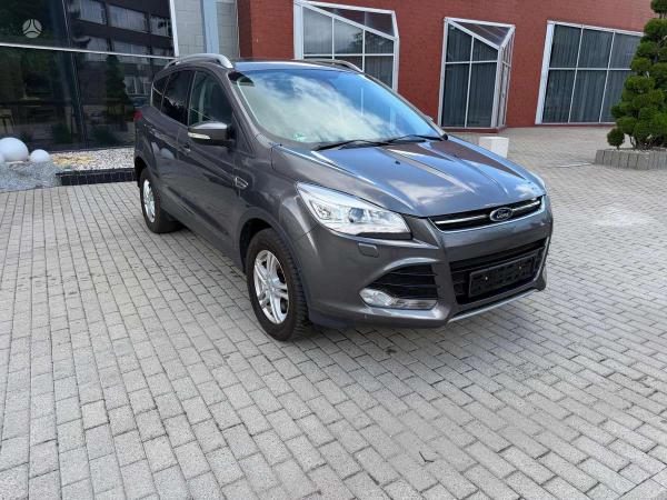 Ford Kuga 2014 in Marijampole on AUTOMOTO.COM.LV Grey Ford Kuga 2014 in Marijampole, with an engine capacity of 2.00 L and mileage of 157 thousand km for 7900 €, photo 4 on AUTOMOTO.COM.LV