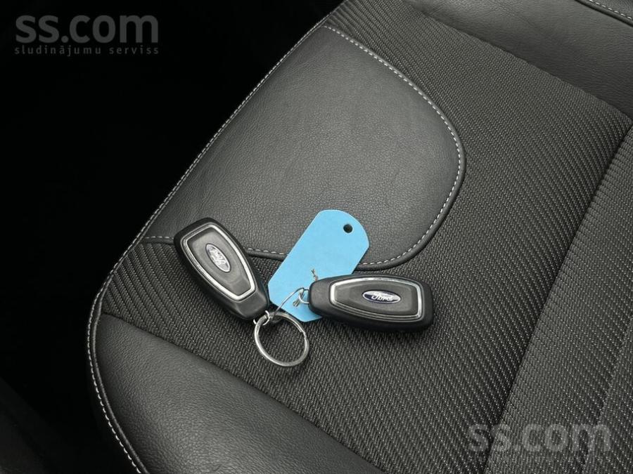 Pelēks Ford Kuga 2014 Jelgava, ar dzinēja tilpumu 2.00 L un nobraukumu 239 tūkst. km par 7590 €, foto 23 vietnē AUTOMOTO.COM.LV