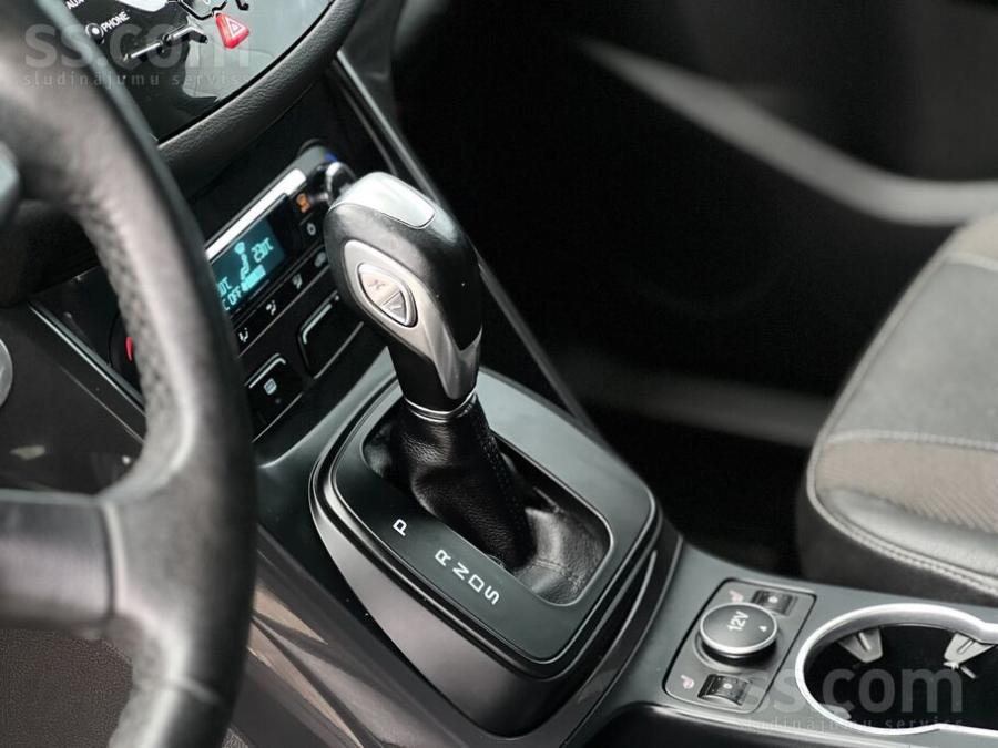 Pelēks Ford Kuga 2014 Rēzekne, ar dzinēja tilpumu 2.00 L un nobraukumu 244 tūkst. km par 7950 €, foto 21 vietnē AUTOMOTO.COM.LV