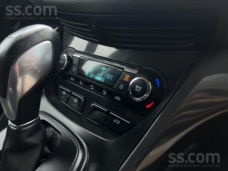 Pelēks Ford Kuga 2014 Rēzekne, ar dzinēja tilpumu 2.00 L un nobraukumu 244 tūkst. km par 7950 €, foto 22 vietnē AUTOMOTO.COM.LV