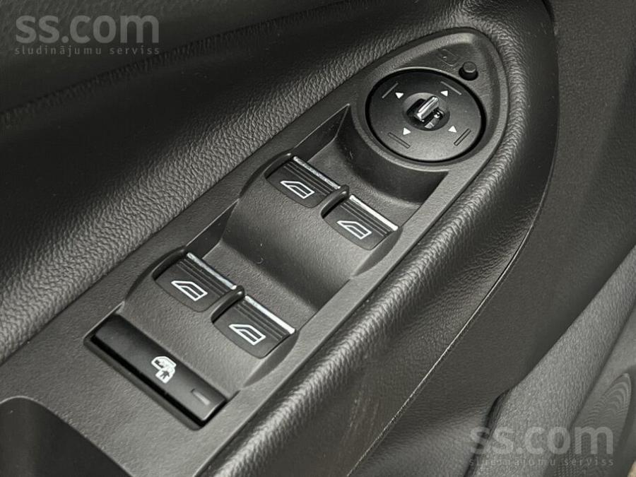 Pelēks Ford Kuga 2014 Rēzekne, ar dzinēja tilpumu 2.00 L un nobraukumu 244 tūkst. km par 7950 €, foto 24 vietnē AUTOMOTO.COM.LV