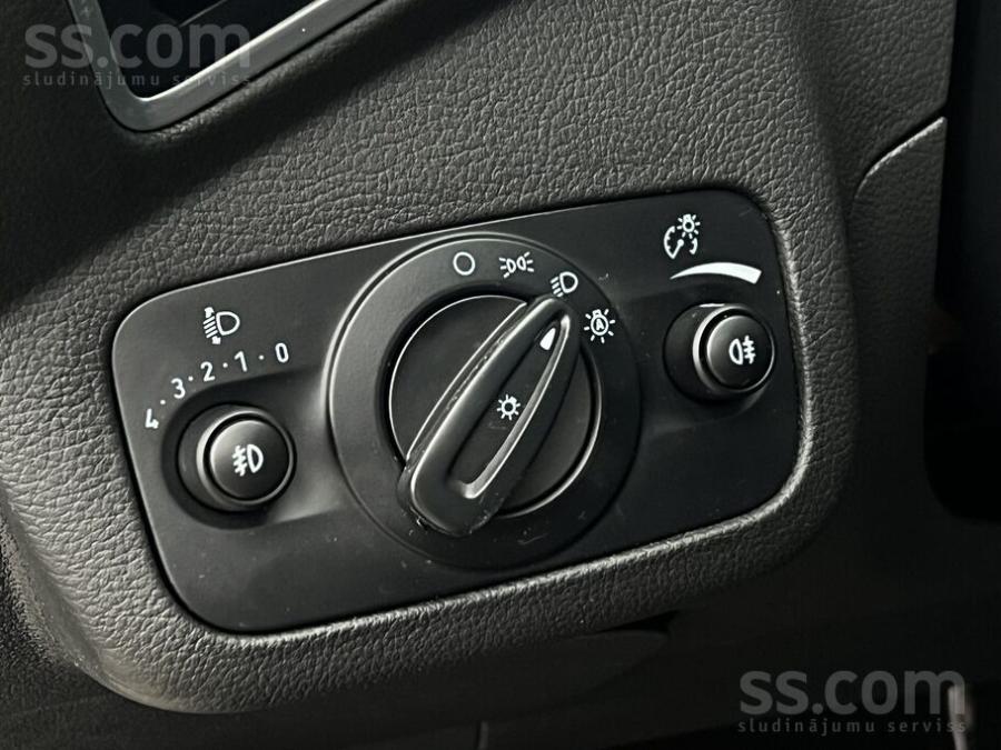 Pelēks Ford Kuga 2014 Rēzekne, ar dzinēja tilpumu 2.00 L un nobraukumu 244 tūkst. km par 7950 €, foto 25 vietnē AUTOMOTO.COM.LV