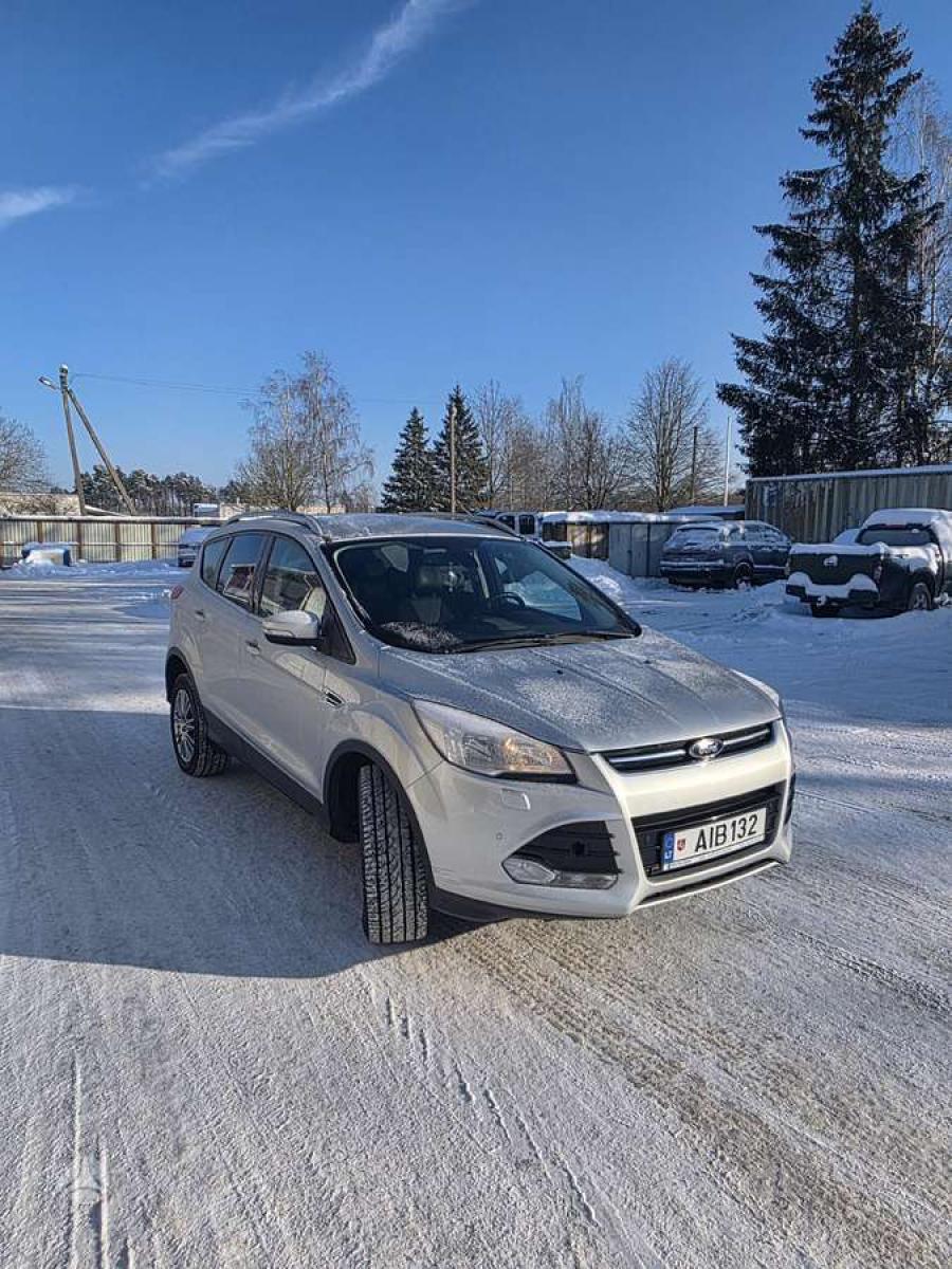 Pelēks Ford Kuga 2015 Viļņa, ar dzinēja tilpumu 2.00 L un nobraukumu 217 tūkst. km par 7700 €, foto 1 vietnē AUTOMOTO.COM.LV