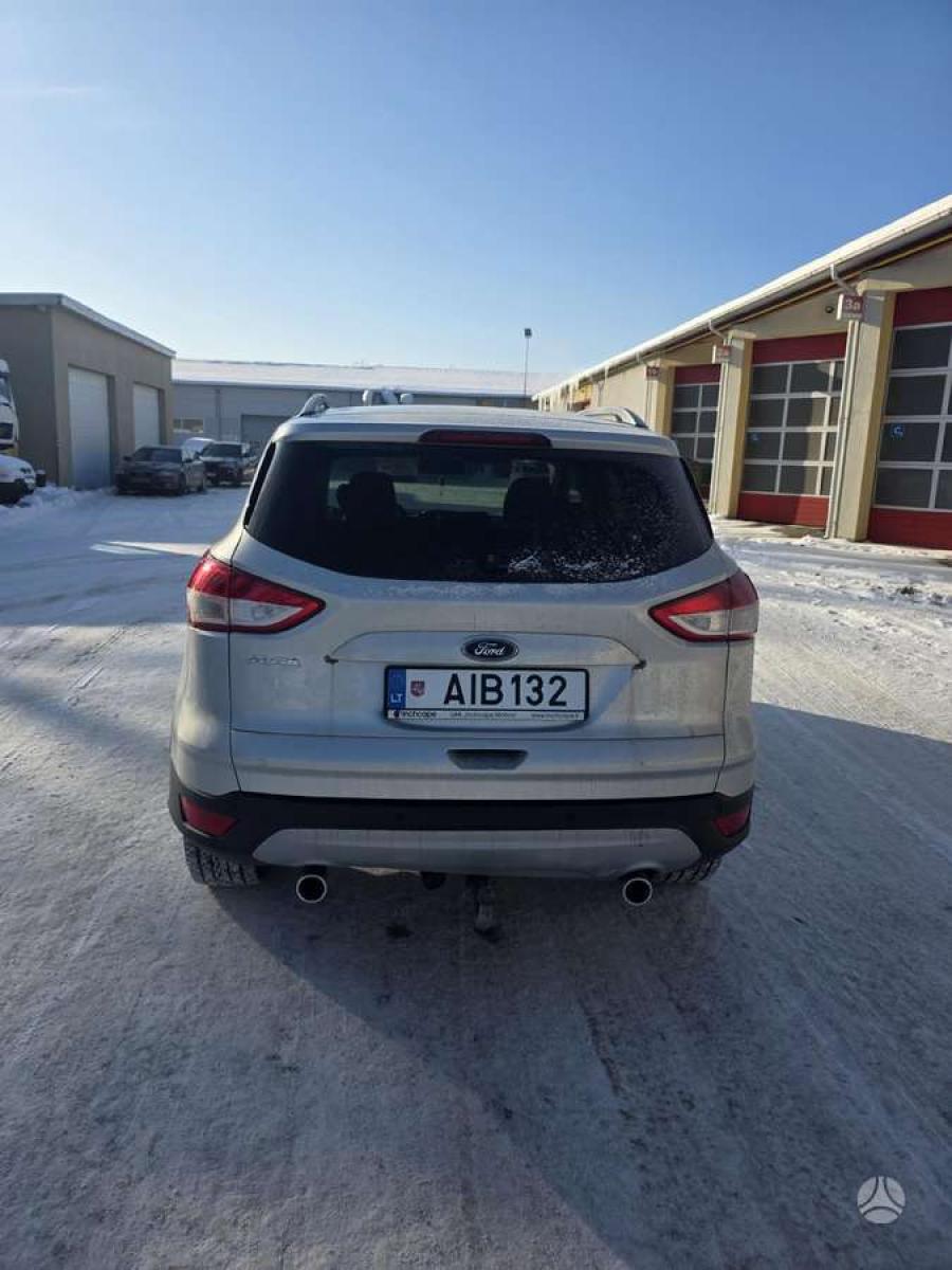 Pelēks Ford Kuga 2015 Viļņa, ar dzinēja tilpumu 2.00 L un nobraukumu 217 tūkst. km par 7700 €, foto 4 vietnē AUTOMOTO.COM.LV