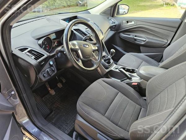 Grey Ford Kuga 2015 in Ogre, with an engine capacity of 1.50 L and mileage of 181 thousand km for 7440 €, photo 4 on AUTOMOTO.COM.LV