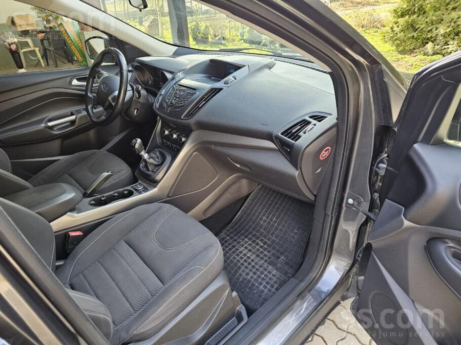 Grey Ford Kuga 2015 in Ogre, with an engine capacity of 1.50 L and mileage of 181 thousand km for 7440 €, photo 7 on AUTOMOTO.COM.LV