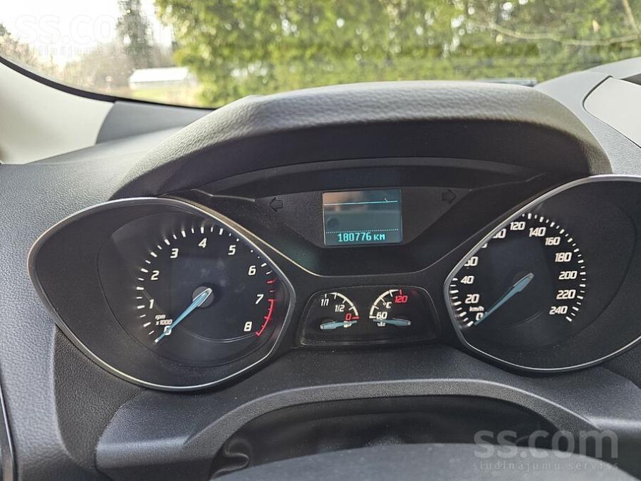 Grey Ford Kuga 2015 in Ogre, with an engine capacity of 1.50 L and mileage of 181 thousand km for 7440 €, photo 11 on AUTOMOTO.COM.LV