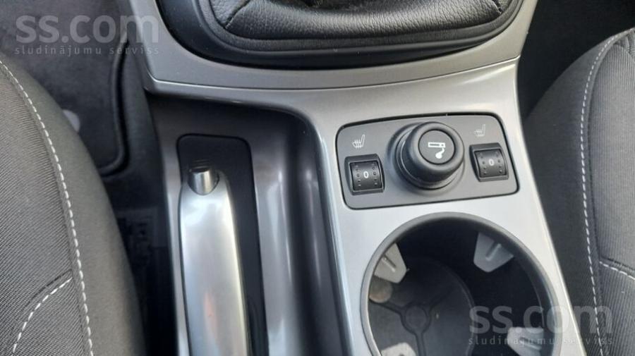 Grey Ford Kuga 2015 in Riga, with an engine capacity of 1.50 L and mileage of 175 thousand km for 7900 €, photo 21 on AUTOMOTO.COM.LV
