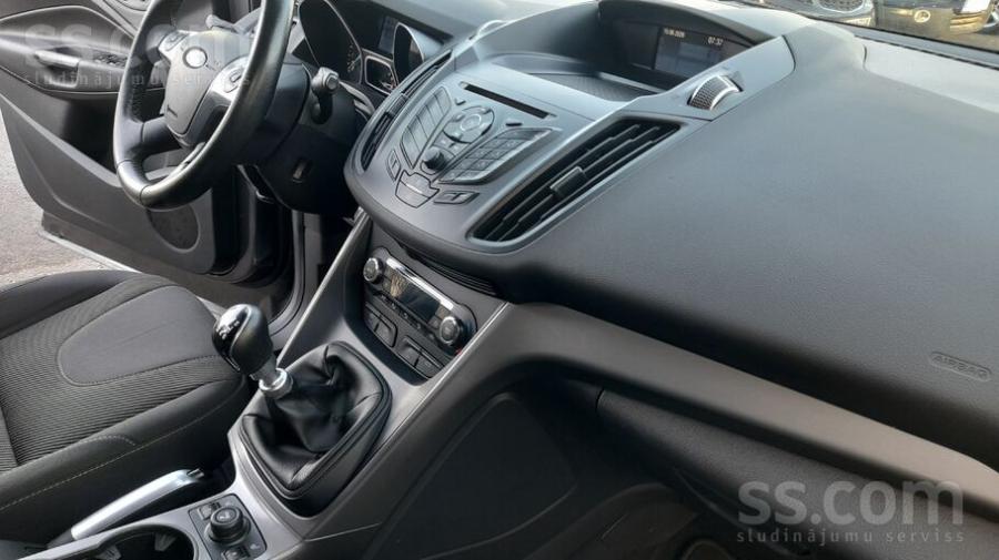 Grey Ford Kuga 2015 in Riga, with an engine capacity of 1.50 L and mileage of 175 thousand km for 7900 €, photo 29 on AUTOMOTO.COM.LV