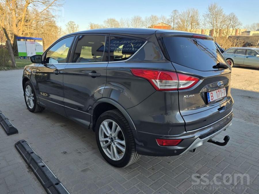 Grey Ford Kuga 2015 in Kuldiga, with an engine capacity of 2.00 L and mileage of 231 thousand km for 9200 €, photo 5 on AUTOMOTO.COM.LV