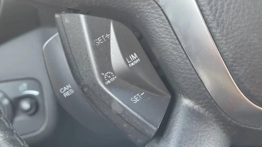 Grey Ford Kuga 2015 in Riga, with an engine capacity of 2.00 L and mileage of 270 thousand km for 7700 €, photo 6 on AUTOMOTO.COM.LV