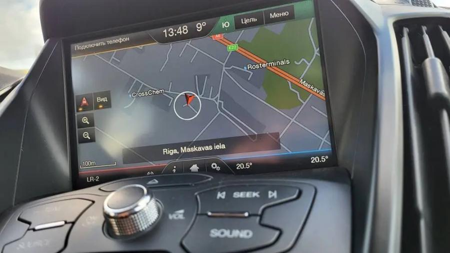 Grey Ford Kuga 2015 in Riga, with an engine capacity of 2.00 L and mileage of 270 thousand km for 7700 €, photo 8 on AUTOMOTO.COM.LV