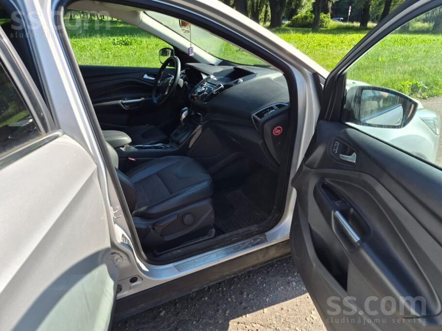 Pelēks Ford Kuga 2015 Rīga, ar dzinēja tilpumu 2.00 L un nobraukumu 192 tūkst. km par 6300 €, foto 14 vietnē AUTOMOTO.COM.LV