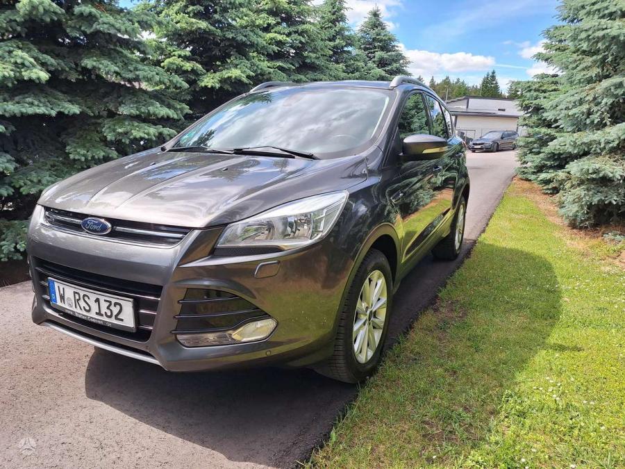 Grey Ford Kuga 2015 in Utena, with an engine capacity of 2.00 L and mileage of 272 thousand km for 7200 €, photo 1 on AUTOMOTO.COM.LV