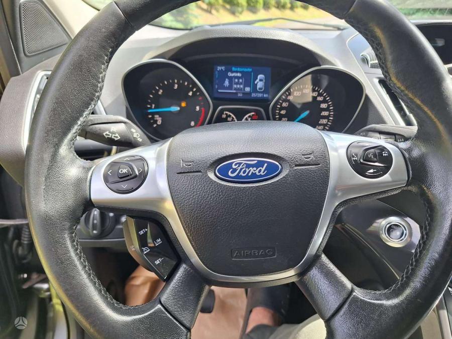 Grey Ford Kuga 2015 in Utena, with an engine capacity of 2.00 L and mileage of 272 thousand km for 7200 €, photo 13 on AUTOMOTO.COM.LV