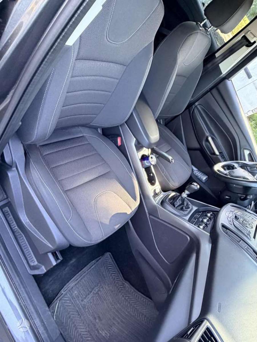 Grey Ford Kuga 2015 in Siauliai, with an engine capacity of 1.50 L and mileage of 116 thousand km for 6650 €, photo 16 on AUTOMOTO.COM.LV