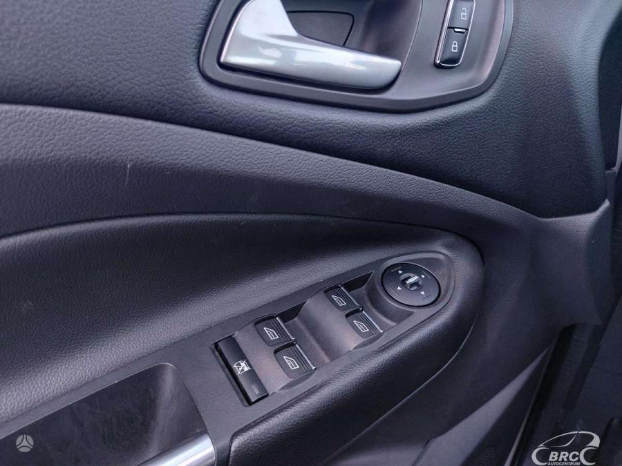 Grey Ford Kuga 2015 in Vilnius, with an engine capacity of 2.00 L and mileage of 221 thousand km for 6900 €, photo 20 on AUTOMOTO.COM.LV